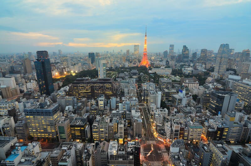 Torretta E Paesaggio Urbano Di Tokyo Immagine Stock - Immagine di ...