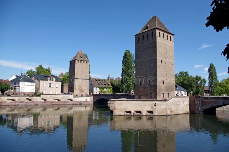 Torri Di Ponts Couverts Strasburgo, Francia Immagine Stock - Immagine ...