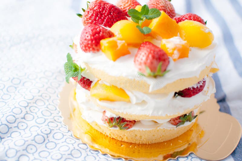 Torta de la fruta foto de archivo. Imagen de pasteles - 68630916