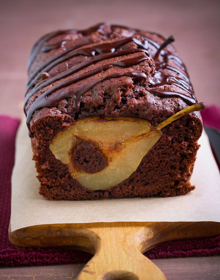 Torta Del Pan De La Pera Del Chocolate Foto de archivo - Imagen de ...