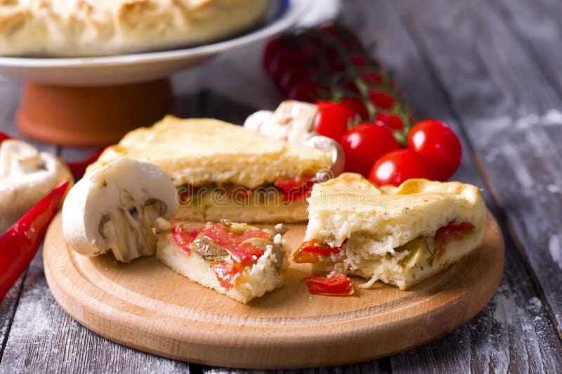 Torta Francesa Tradicional W Da Quiche Imagem de Stock - Imagem de ...