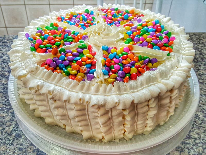 Torta grande imagen de archivo. Imagen de torta, grande - 111814029