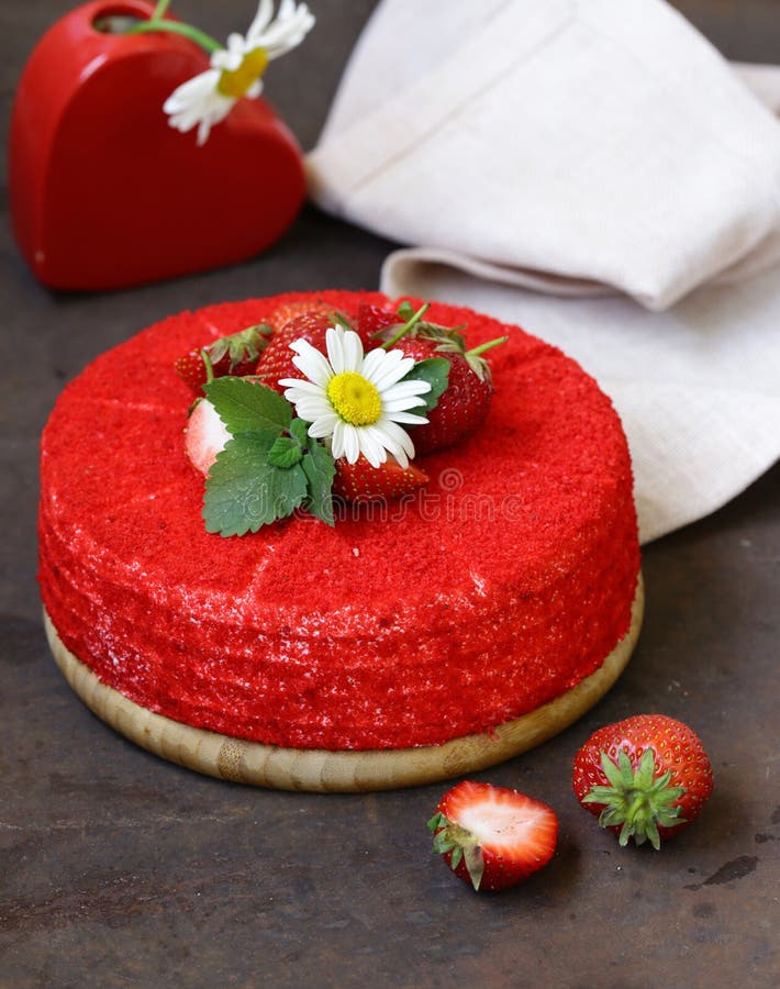 Torta roja del terciopelo imagen de archivo. Imagen de delicioso ...