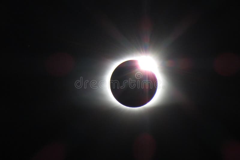 Total Solar Eclipse Diamond Ring with Rainbow Rays in Horizontal ...