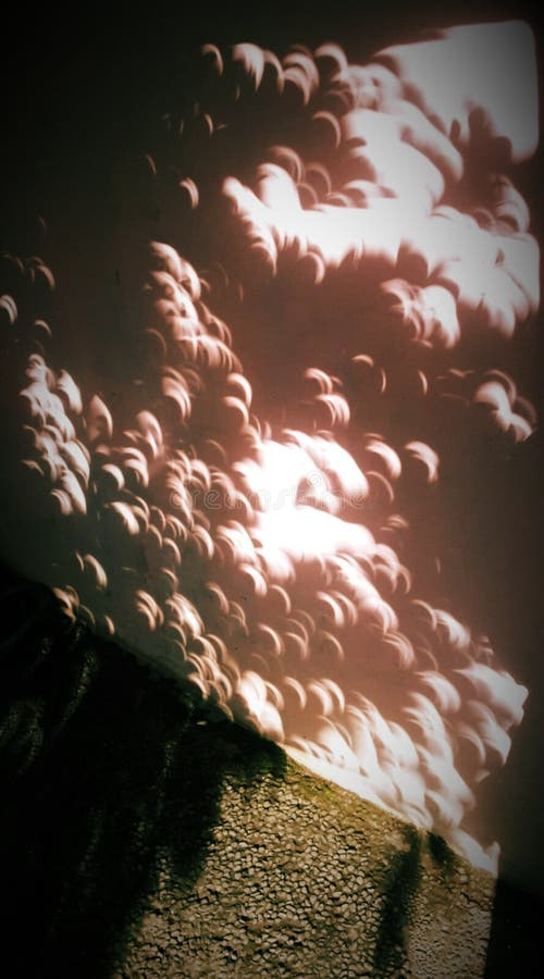 A total solar eclipse stock photo. Image of shadow, eclipse - 68390568