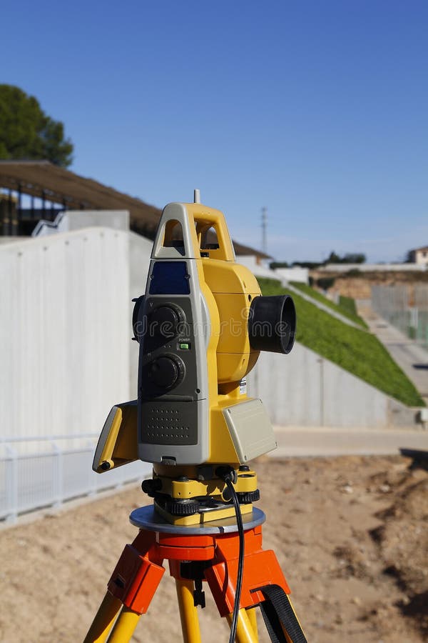 Total station, surveying stock photo. Image of builder - 35295382
