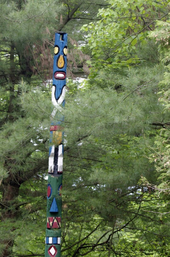Totem Pole stock image. Image of tree, blue, woods, rustic - 99364773
