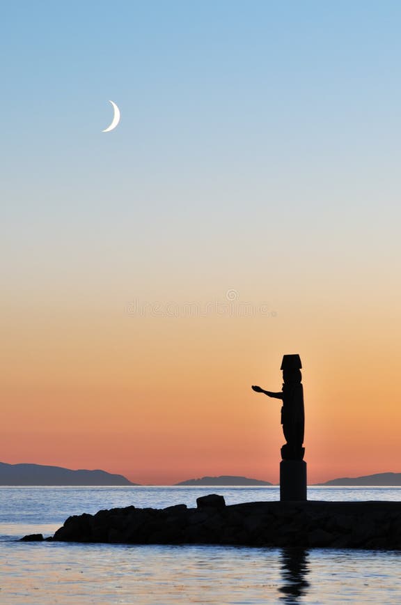 Totem Pole and Crescent Moon Stock Photo - Image of crescent, summer ...