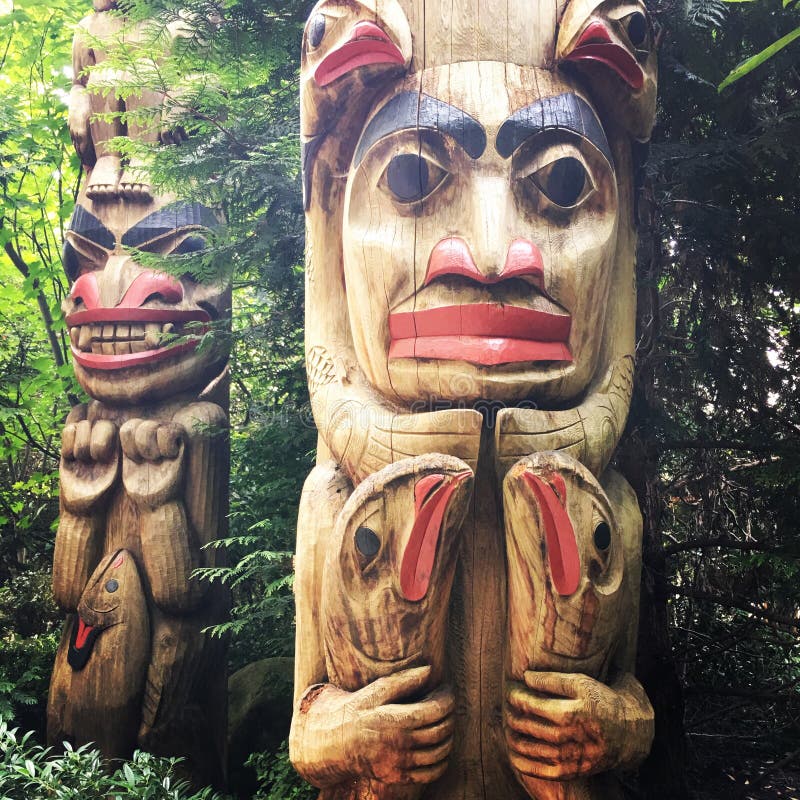 Totems imagem de stock. Imagem de totens, vancôver, escultura - 98222887