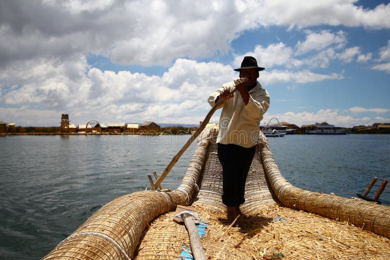 Totora boat, Peru editorial photography. Image of adventure - 22249312