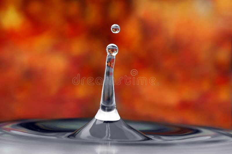 Tour D'isolement De L'eau Et De Gouttelette Picture. Image: 4010470