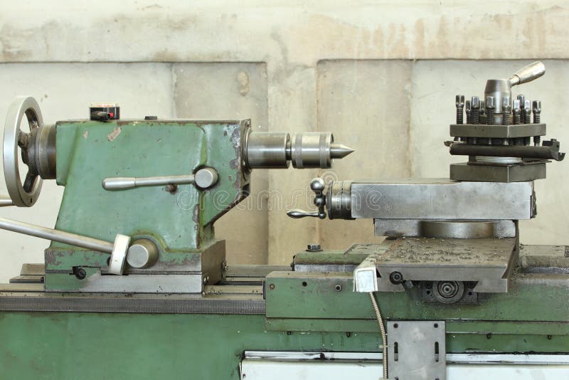 Tour dans l'usine photo stock. Image du fabrication, metalworker - 89495602