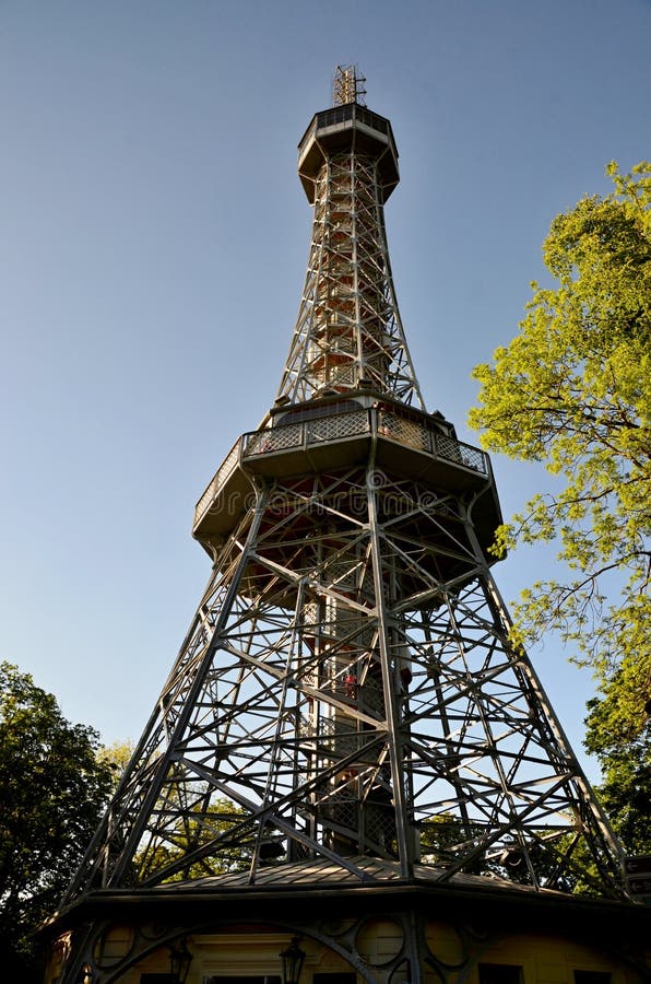Tour De Surveillance De Petrin Dans La Capitale De Prague Image ...