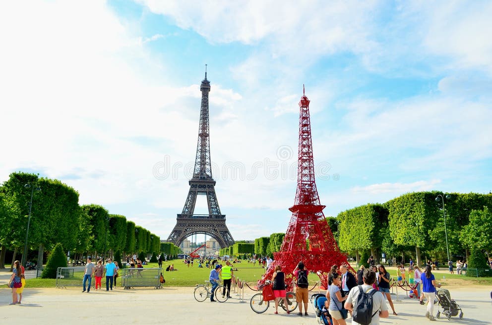 Tour eiffel, Paris editorial photo. Image of exotic, real - 43541936