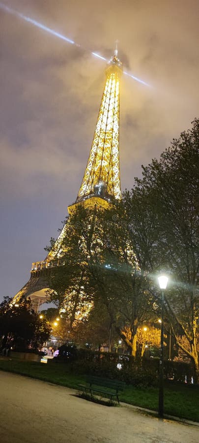 Tour Eiffel Paris by night editorial stock image. Image of paris ...