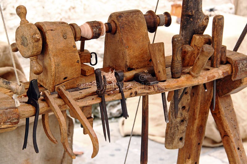 Tour Et Outils Pour Le Travail Du Bois Image stock - Image du malléable ...