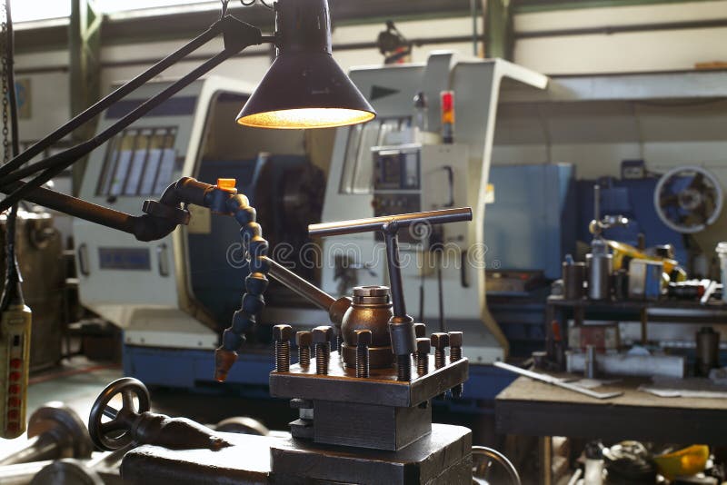 Tour De Fabrication De Vent De Tour Industriel Image stock - Image du ...