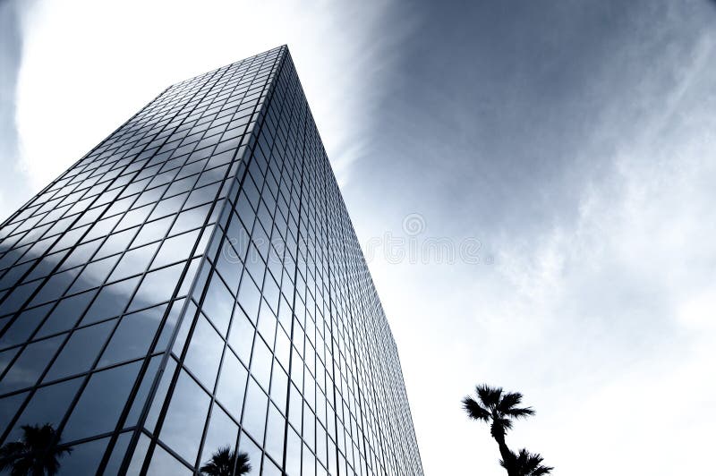 Tour Moderne De Bureau En Verre Et D'acier Image stock - Image du ...