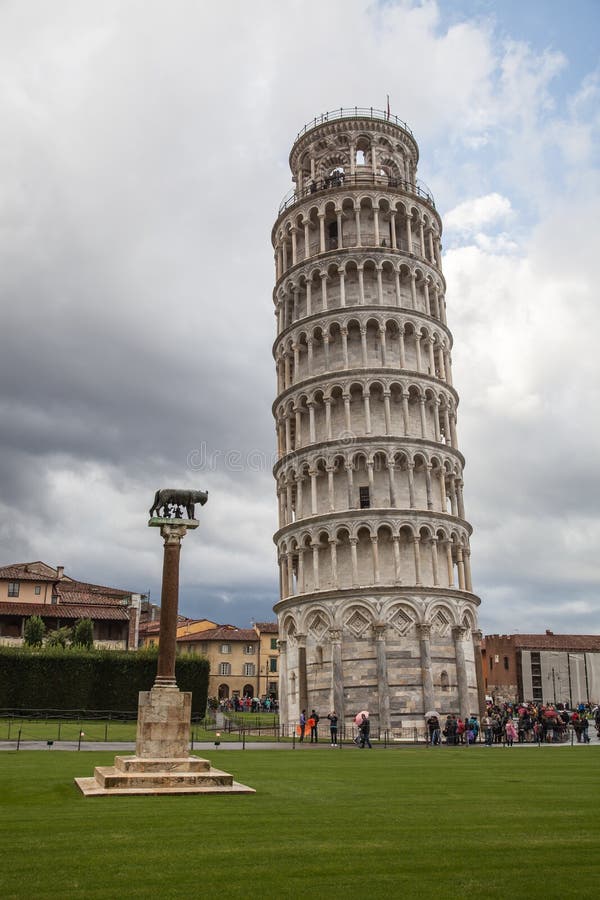 Tour penchée de Pise photo éditorial. Image du galilée - 86798541