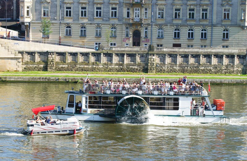 Tourist boats on a river editorial image. Image of people - 20935340