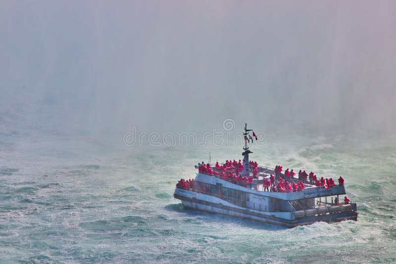 Tourist Ship Sailing into Heavy Mist at Niagara Falls Editorial Stock ...