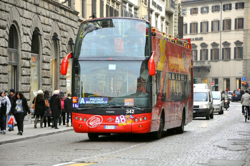 Bus ROMS, ITALIEN Citysightseeing Rom Redaktionelles Stockfoto - Bild ...