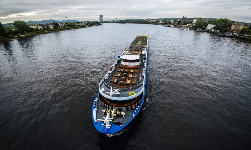 Touristisches Schiff, Der Rhain-Fluss Redaktionelles Stockfoto - Bild ...