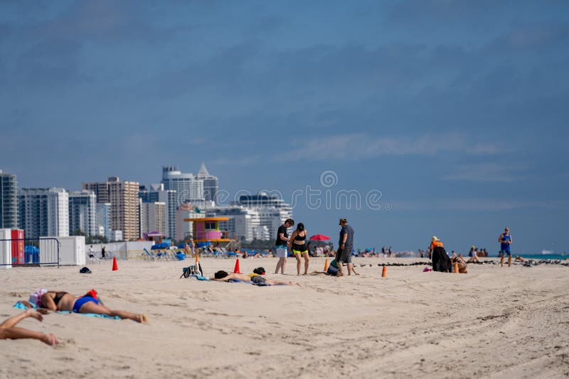 Tourists Arriving on Miami Beach Morning Spring Break 2021 Editorial ...