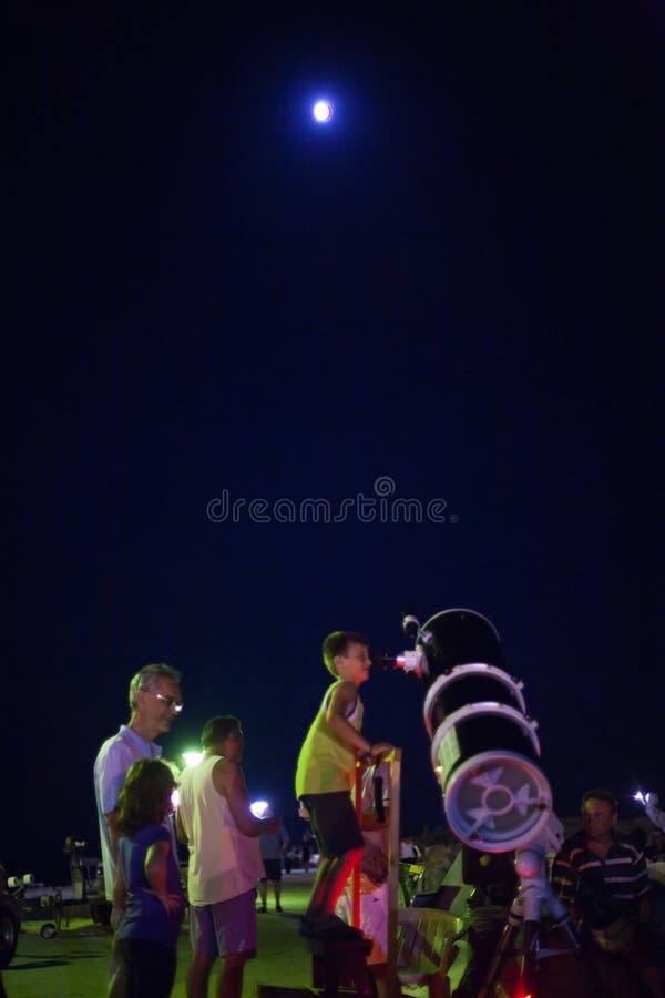 Tourists Watching Night Sky Editorial Image - Image of kids, moon: 39112815