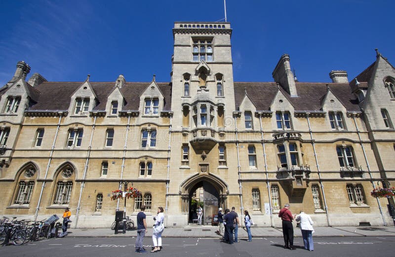 Tourists at Balliol College Oxford Editorial Stock Photo - Image of ...