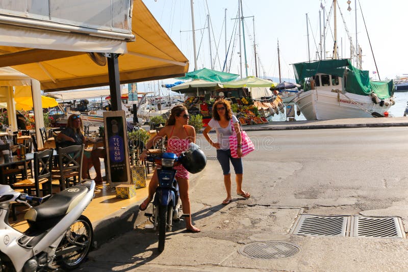 Tourists Enjoy at Athens , Greece Editorial Stock Image - Image of city ...