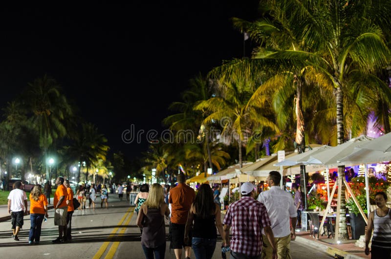 Tourists on ocean drive editorial photography. Image of people - 41462607