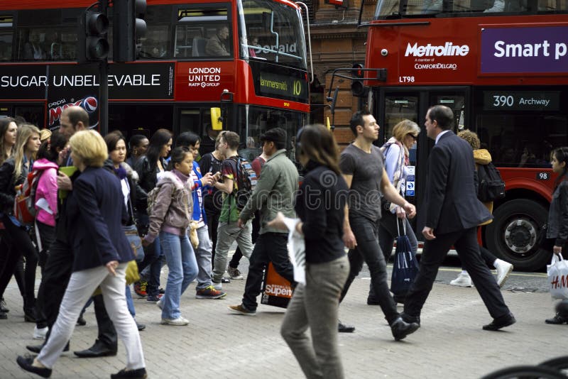 Tourists visiting london editorial photo. Image of walking - 40130431