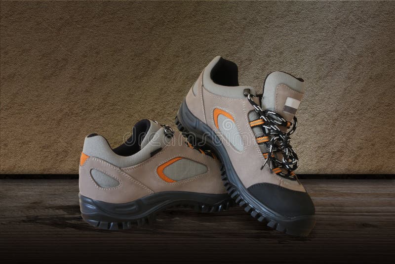 Paires Des Chaussures Des Hommes D'isolement Sur Le Fond Blanc Photo ...