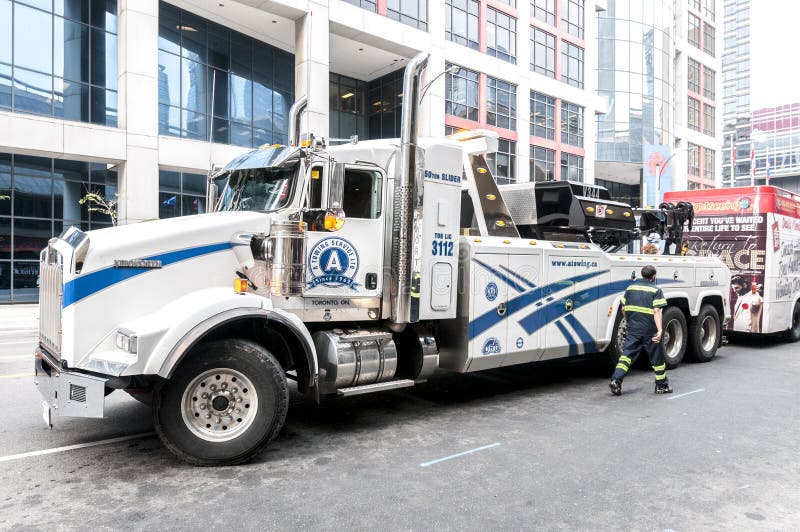 Tow truck editorial photo. Image of repair, drive, rescue - 43597671