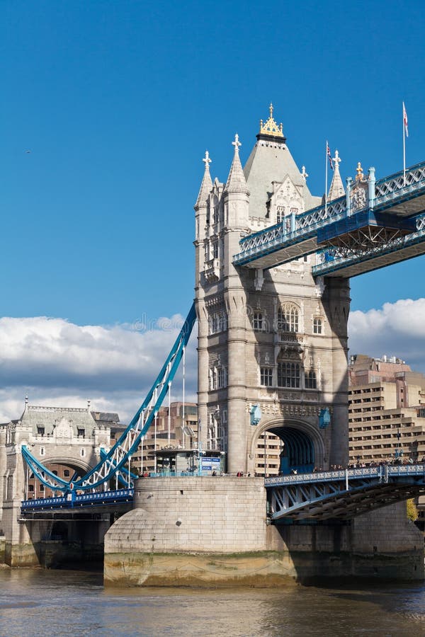 Tower Bridge editorial stock photo. Image of metropolis - 23020063
