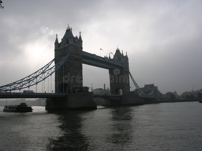 Tower Bridge Clouds and Sun Stock Photo - Image of water, wave: 301108