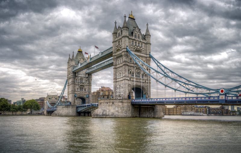 Tower Bridge on a Cloudy Day Stock Image - Image of bridge, river: 76256817