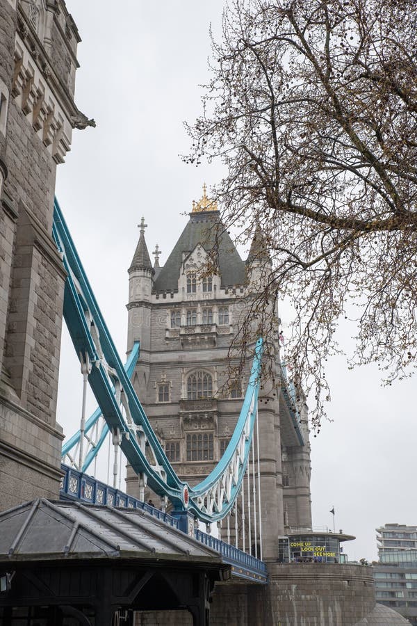 The Tower Bridge in London editorial photography. Image of nice - 275459672