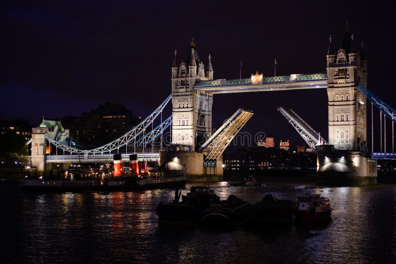 Tower Bridge at night stock image. Image of boat, england - 11177563