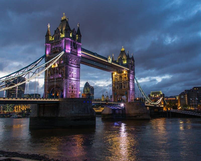 Tower Bridge at night editorial photo. Image of night - 83714181