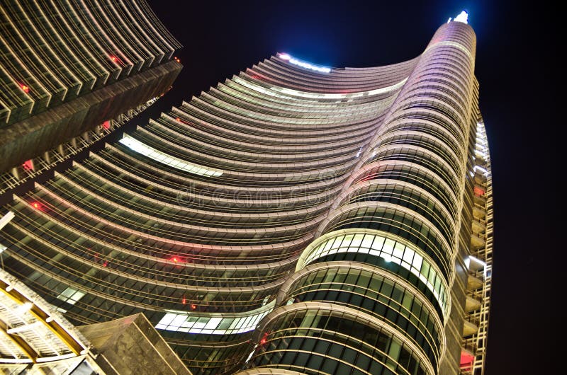 Tower Cesar Pelli, Milan, Italy Editorial Stock Photo - Image of milan ...