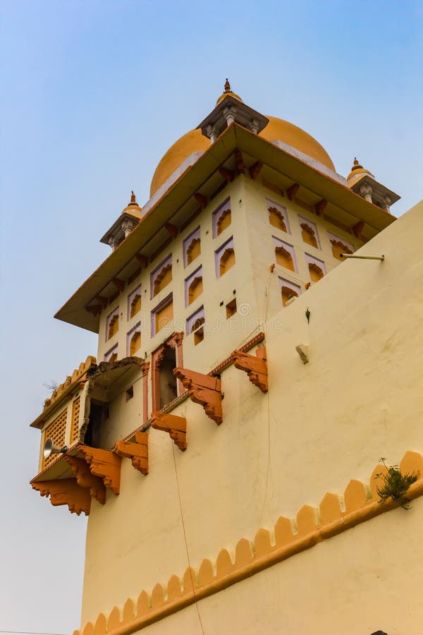 Tower of the Historic Ram Raja Temple in Orchha 库存照片 - 图片 包括有 寺庙, 城市 ...