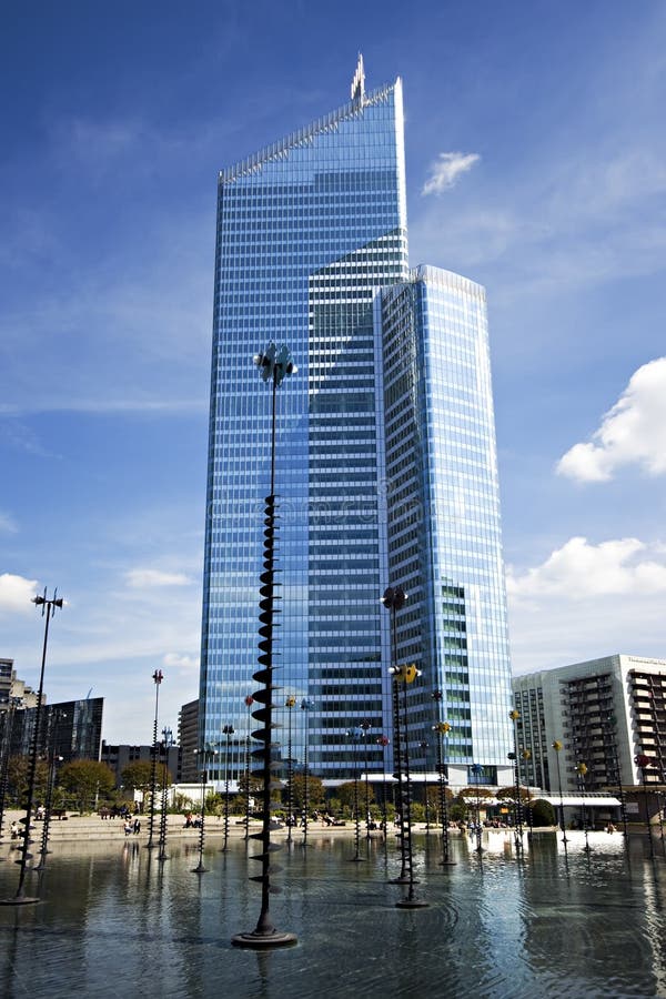 Tower La defense stock image. Image of defense, fountain - 21423159