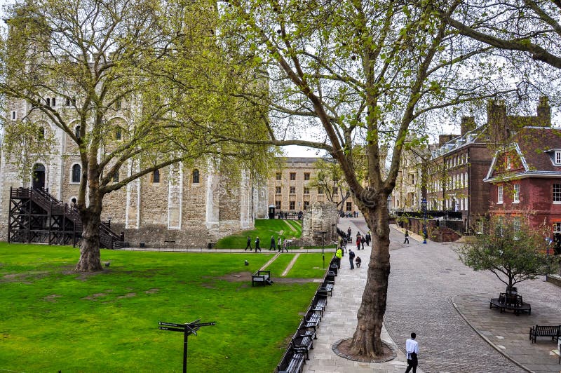 Tower of London Courtyard, UK Editorial Photo - Image of london ...