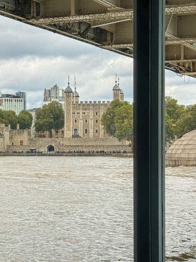 Tower of London Next To the River Thames Stock Photo - Image of ...