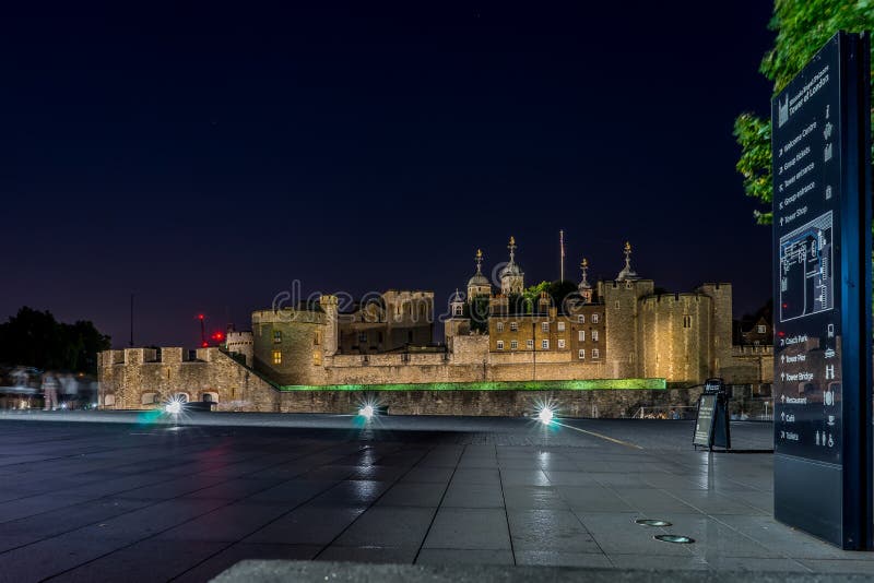 Tower of London at Night, England, UK. Editorial Photo - Image of ...
