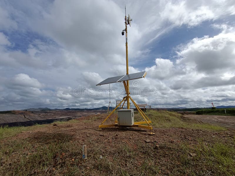 Tower Portable - Solar Panel - Power System for Connection CCTV and ...