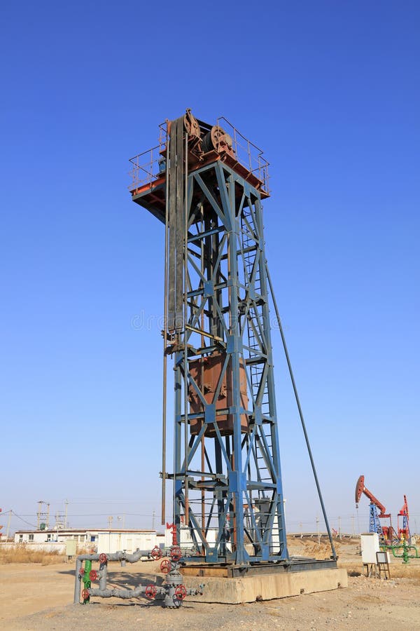 Tower Type Pumping Unit Under Blue Sky Stock Image - Image of unit ...