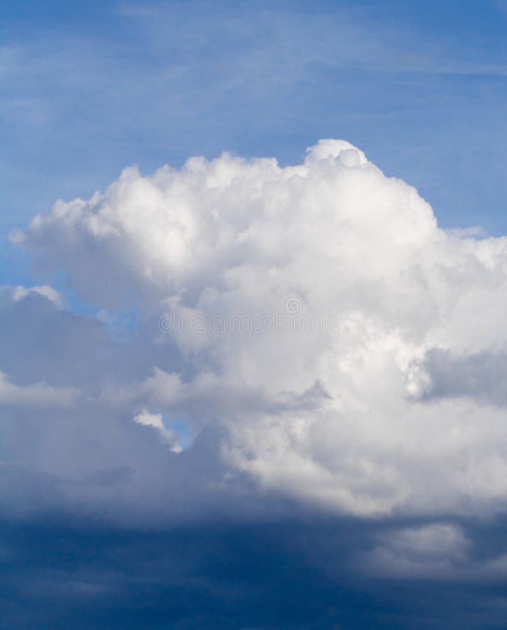 Towering Cumulus Thunderstorm Clouds Stock Image - Image of moisture ...
